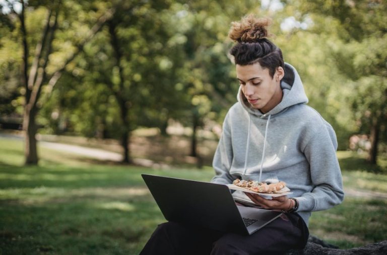 Crushing Weight Loss Goals on the Go: Strategies for Busy Individuals